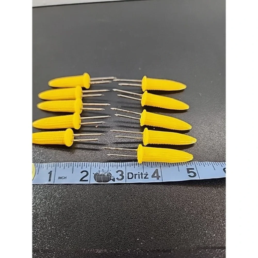 The Unbranded Brand | Kitchen | Corn On The Cob Skewers Holders Picks ...